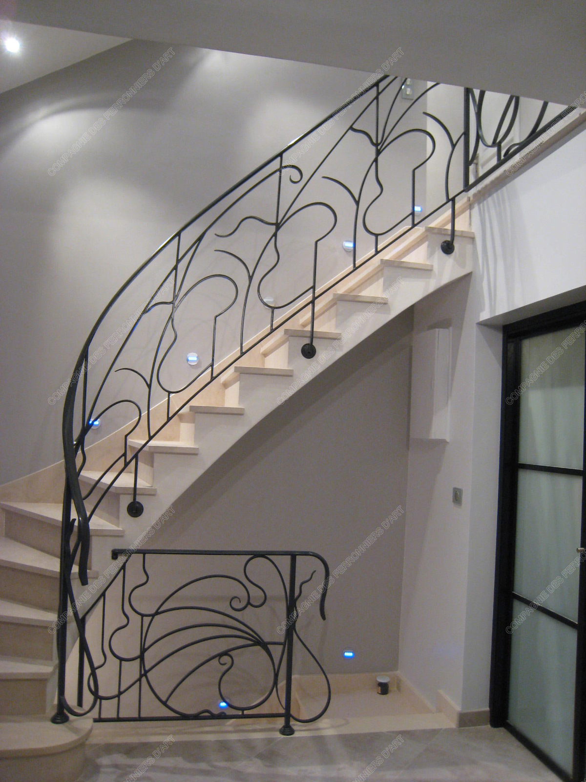 Rampes d'escalier en fer forgé Art nouveau : Modèle Liane arabesque