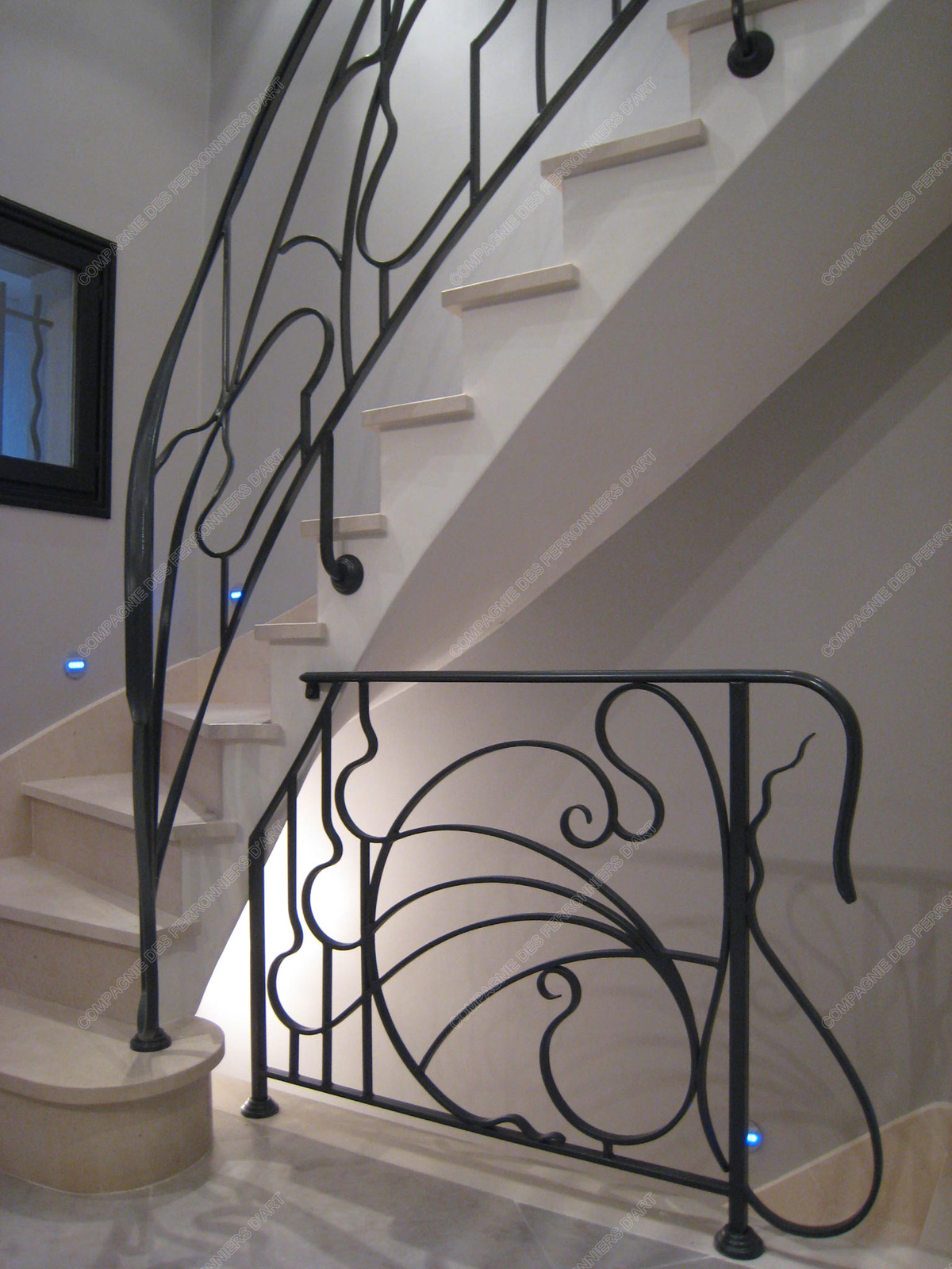 Rampes d'escalier en fer forgé Art nouveau : Modèle Liane arabesque