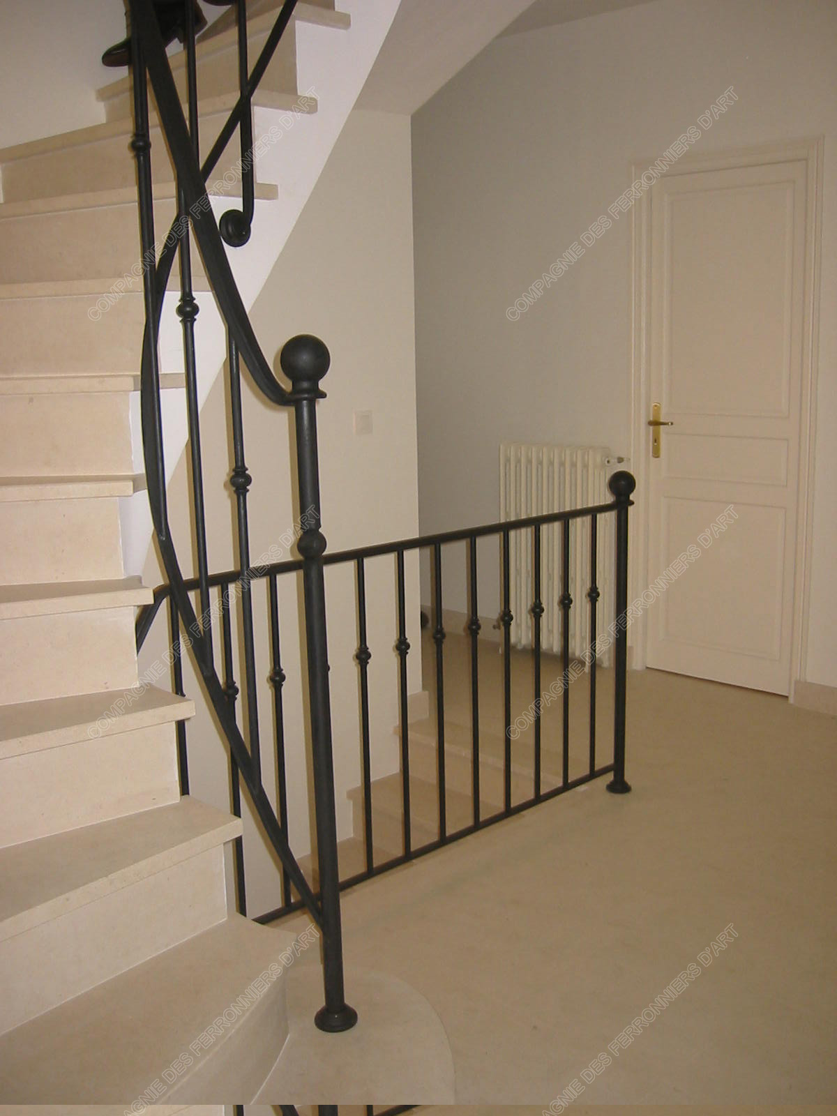 Rampes d'escalier en fer forgé Design fonctionnel : Modèle Barreaux