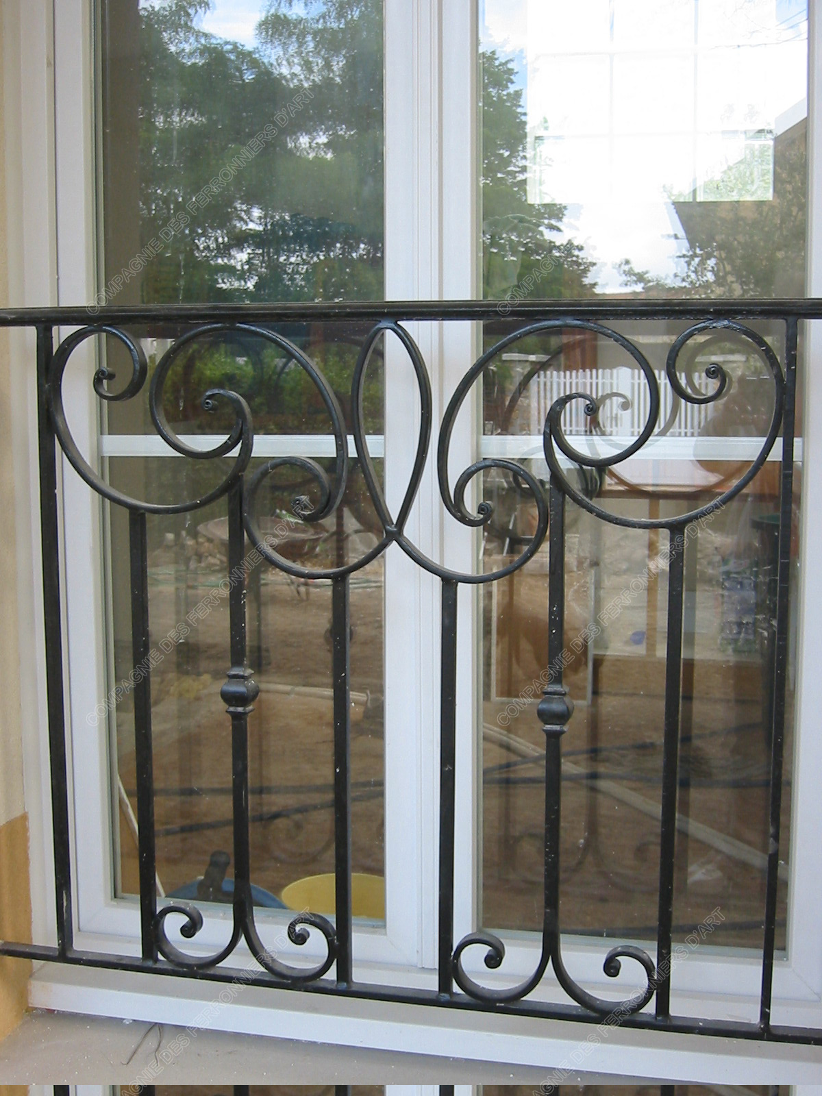 Appuis de fenêtre en fer forgé Traditionnels : Modèle AFT03 Barreaux ...